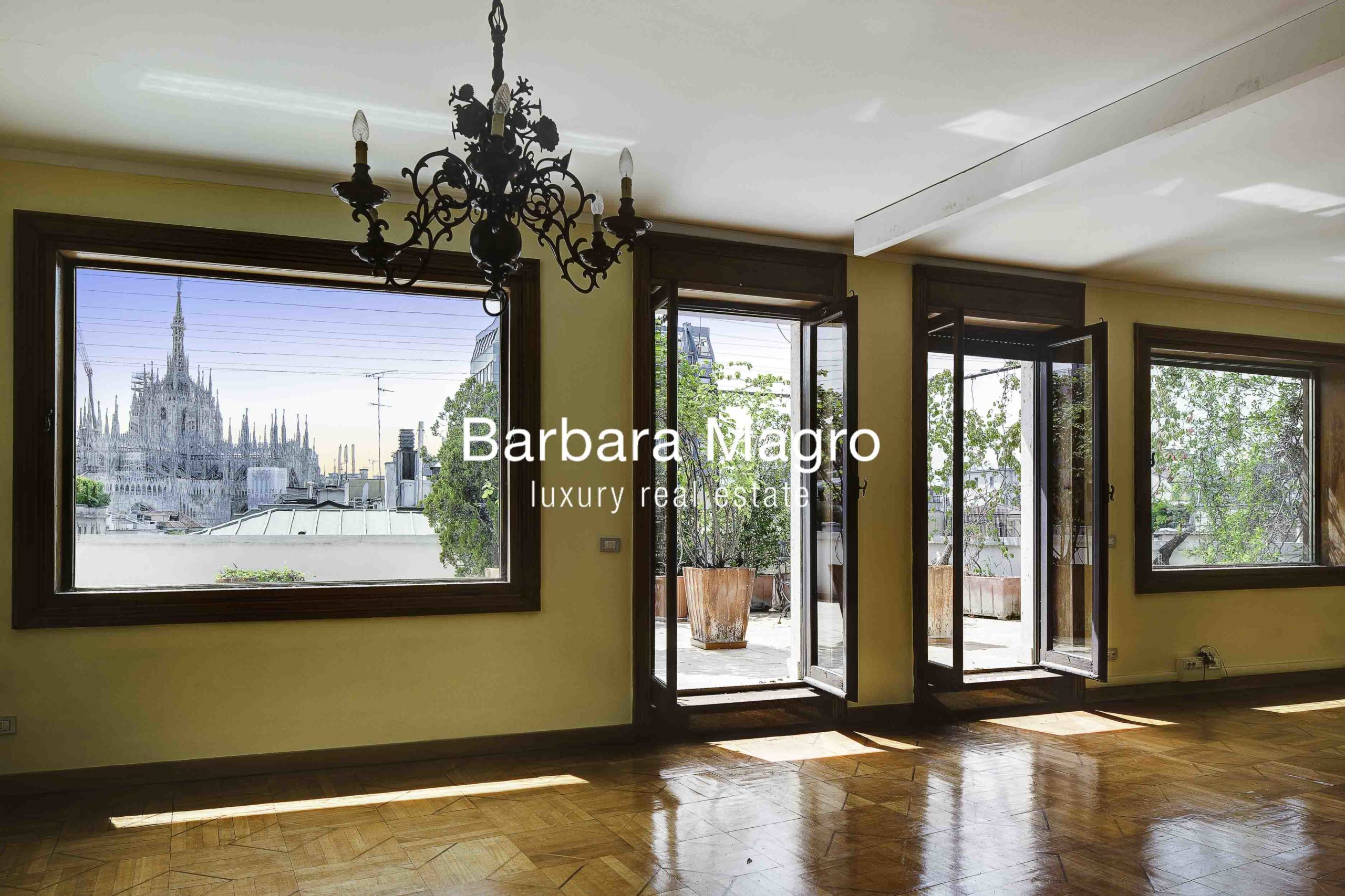 Barbara MagroPIAZZA SAN BABILA - Barbara Magro